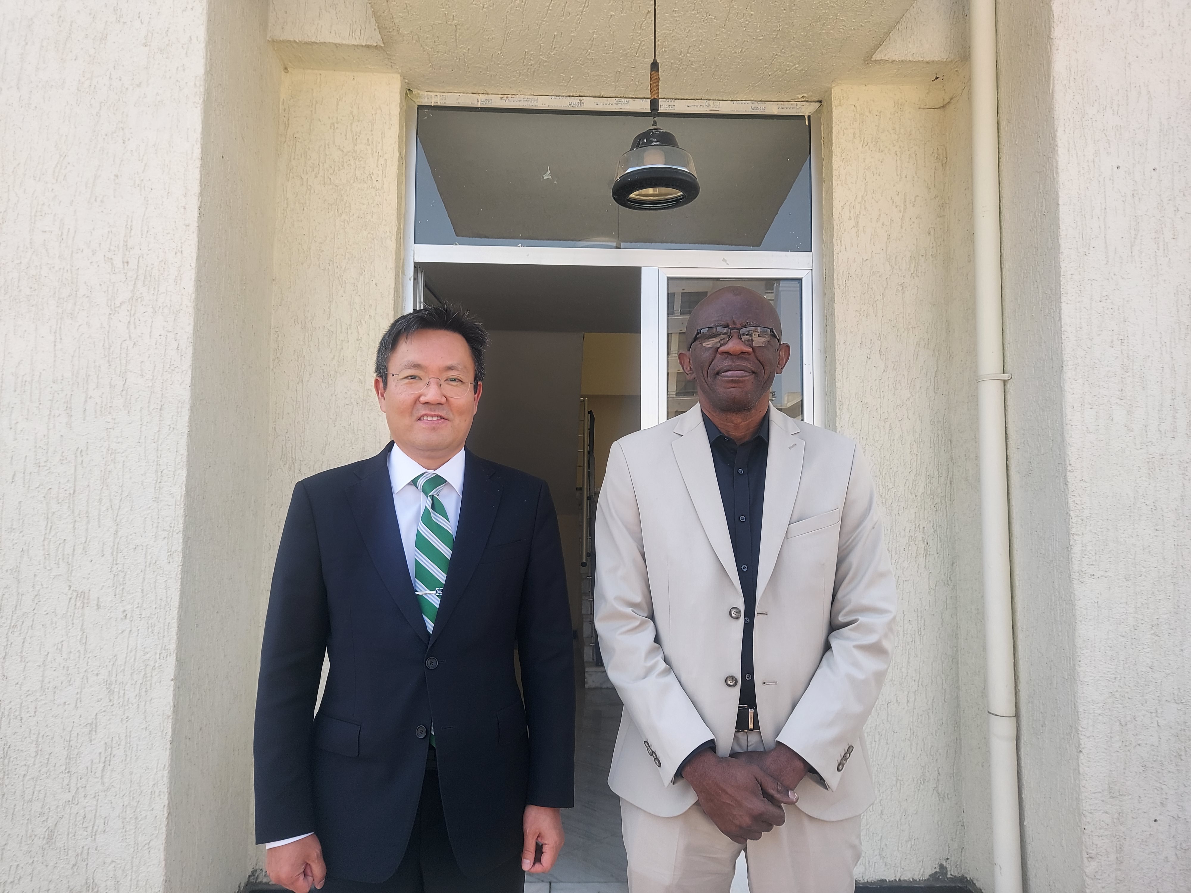 Amb. Kang met AU PRC Chair (Union of Comoros Ambassador)(6 Dec.) 상세보기 ...