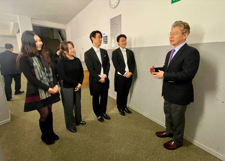 Ambassador RYU Jeonghyun attended 'Wald Ensemble, Chloe Jiyeong Mun ...