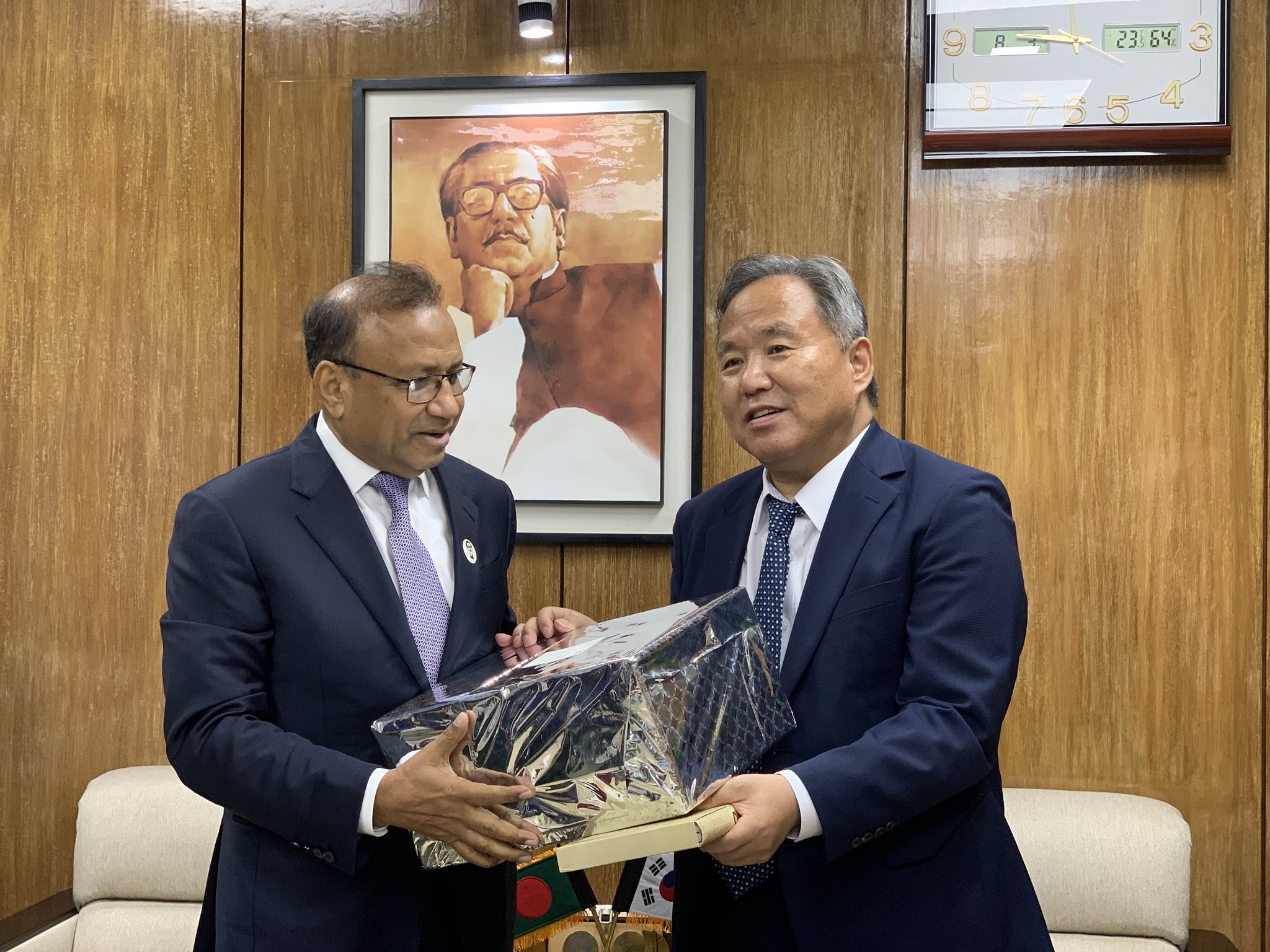 Tazul Islam 지방정부·농촌개발·협동조합부(LGRD) 장관 면담 (8.3) 상세보기|공관장 및 공관활동 | 주방글라데시 ...