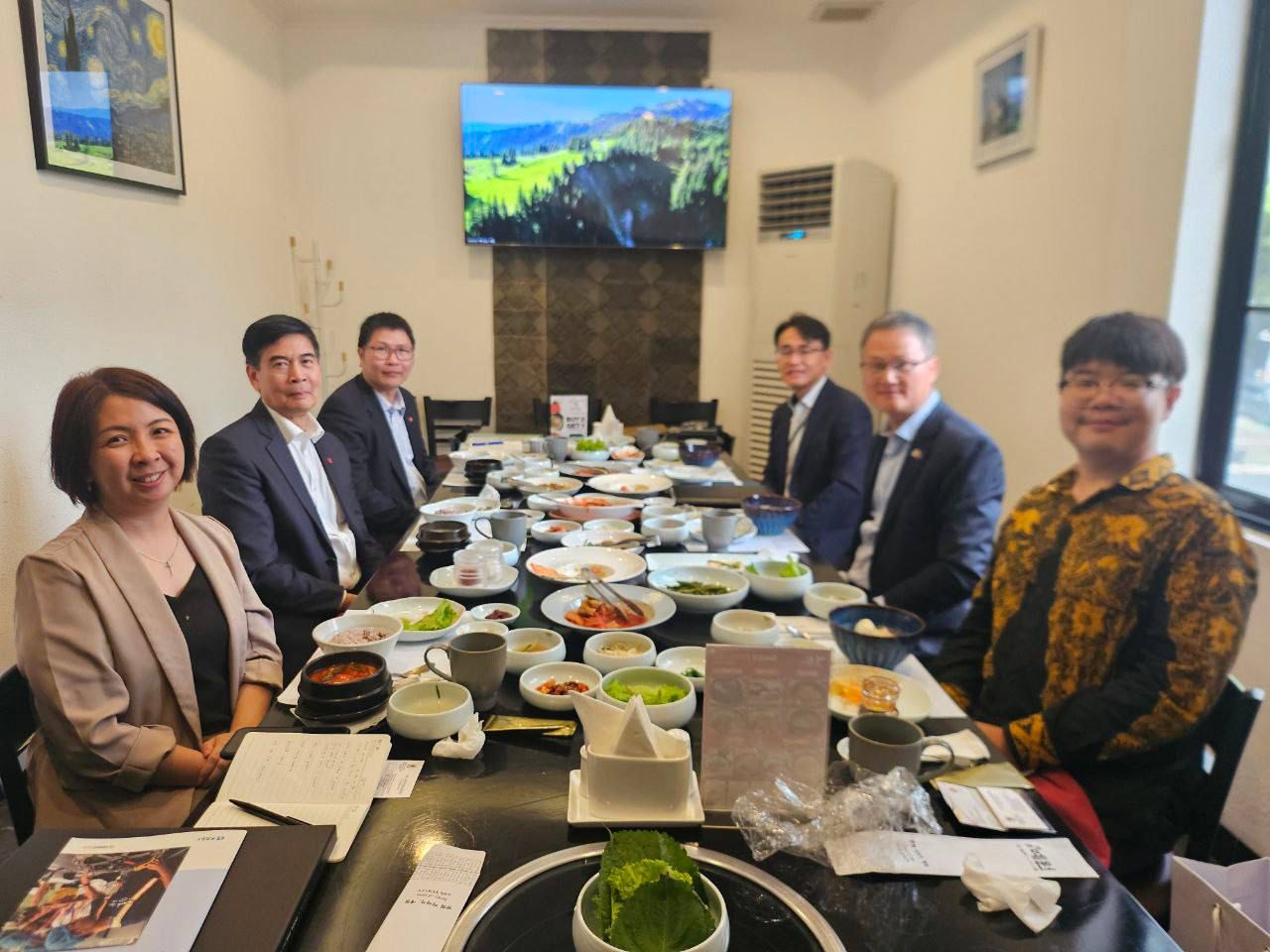 Ambassador Lee Jang-keun met with H.E. San Lwin, Deputy Secretary-General of the ASEAN ...