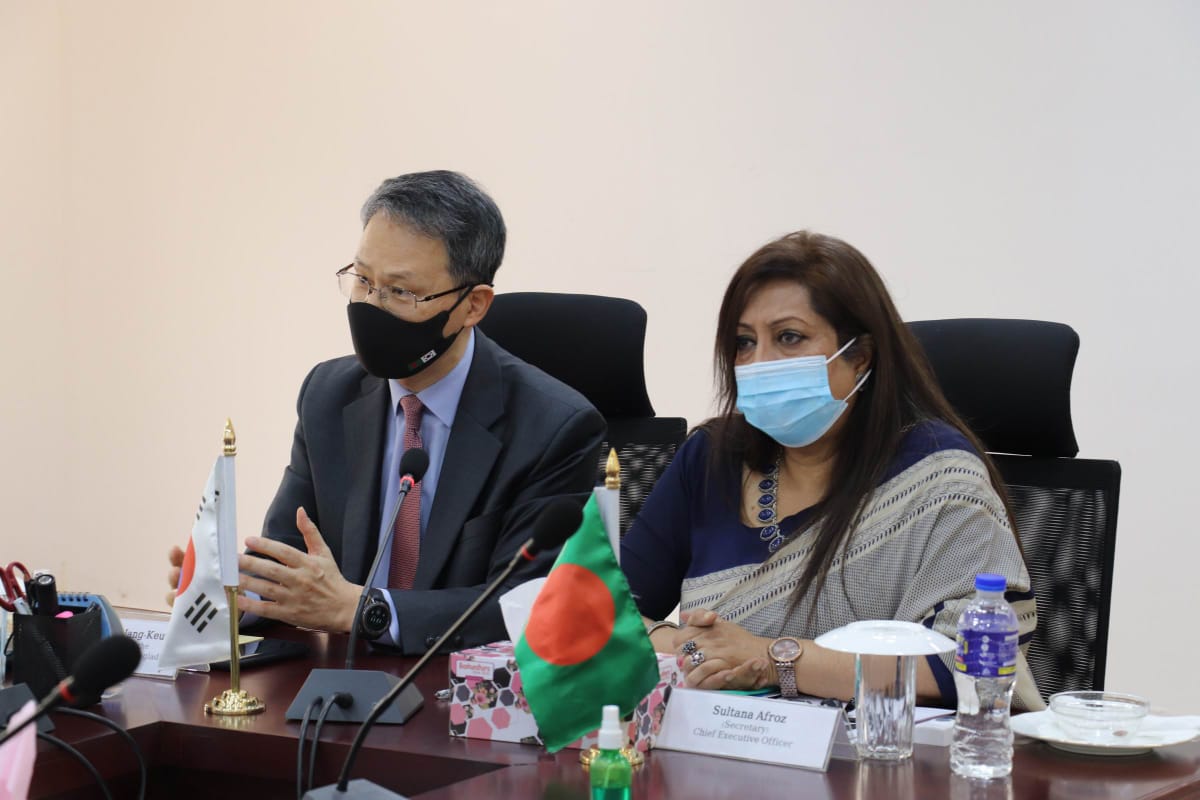 Ambassador Lee Jang-keun visited PPPA and discussed with CEO and Secretary Sultana Afroz (Nov 01 ...