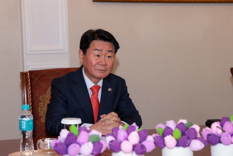 Бүгд Найрамдах Солонгос Улсаас Монгол Улсад суугаа Онц бөгөөд Бүрэн эрхт Элчин сайд Ким Жун Гү