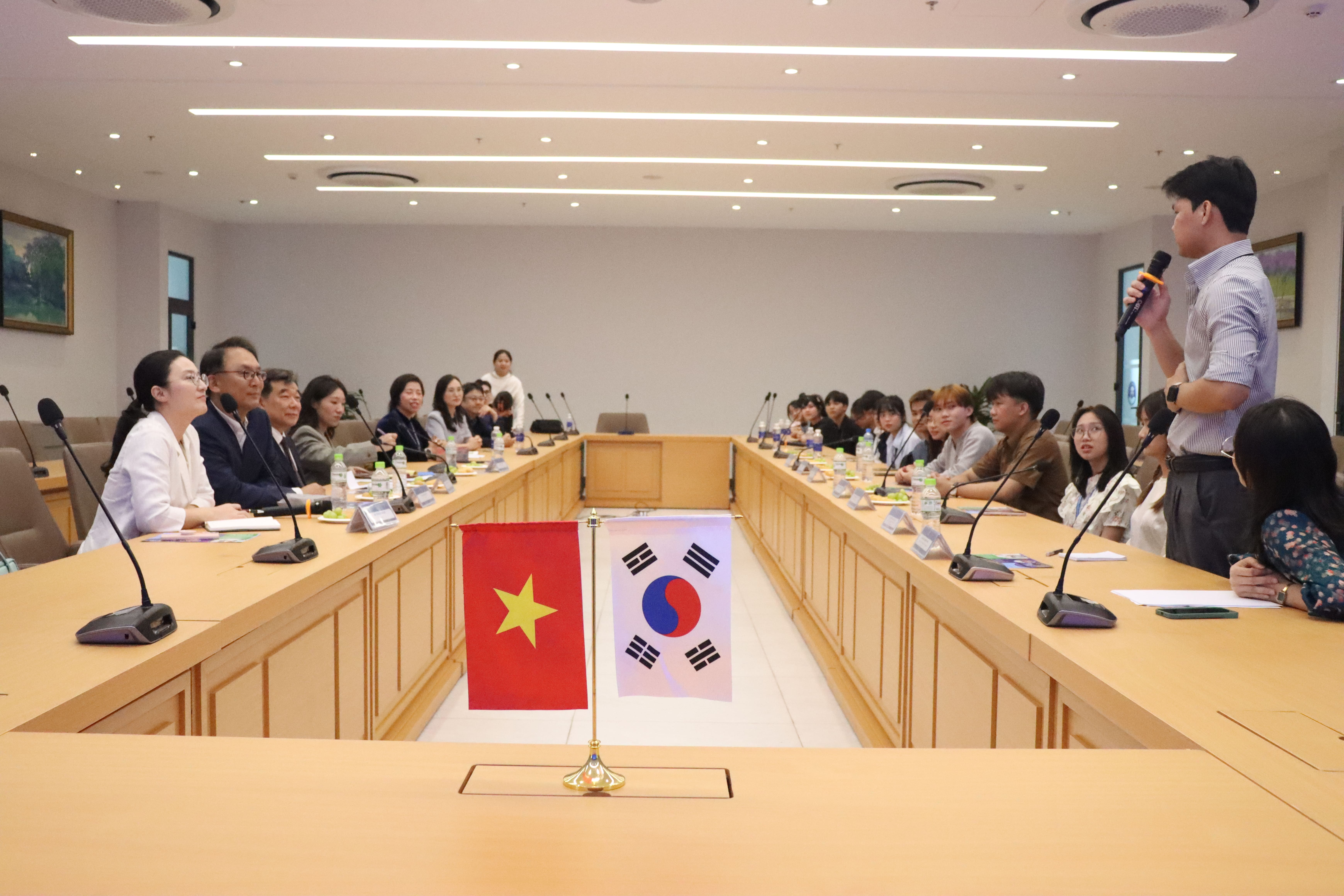 THĂM VÀ GIAO LƯU VỚI SINH VIÊN BỘ MÔN HÀN QUỐC HỌC KHOA ĐÔNG PHƯƠNG HỌC ...