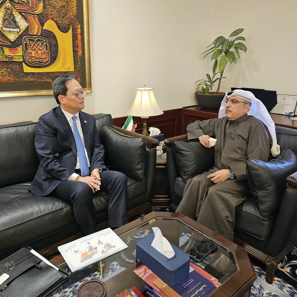 박종석 주쿠웨이트대사, H.E. Mr. Waleed Shamlan Al-Bahar 쿠웨이트 아랍경제개발기금(KFAED) 사무총장 ...