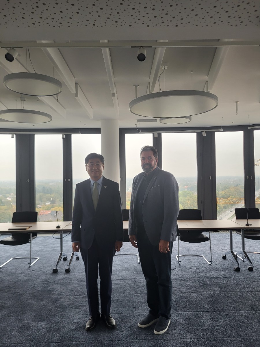 Besuch bei Samsung Semiconductor Europe GmbH in München 상세보기 ...