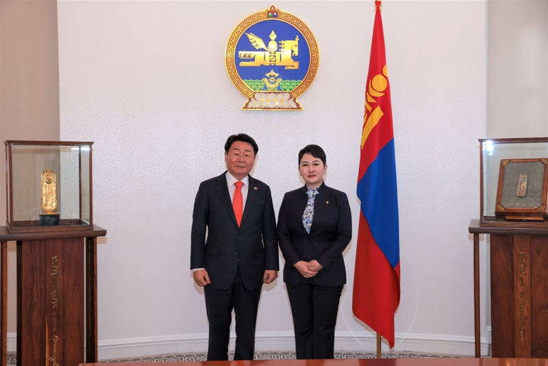 Бүгд Найрамдах Солонгос Улсаас Монгол Улсад суугаа Онц бөгөөд Бүрэн эрхт Элчин сайд Ким Жун Гү