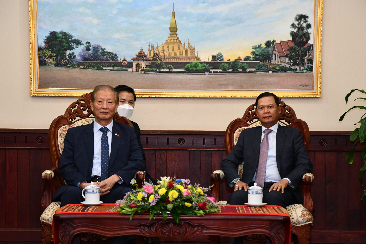 ເອກອັກຄະລັດຖະທູດ ສ.ເກົາຫຼີ ເຂົ້າຢ້ຽມຂ່ຳຂັບ ຮອງລັດຖະມົນຕີການຕ່າງປະເທດ ...