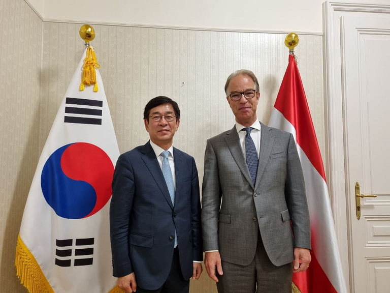 함상욱 대사, Peter Potman 네덜란드 대사 면담 상세보기|대사관 활동 | 주오스트리아 대한민국 대사관 겸 주빈 국제기구대표부
