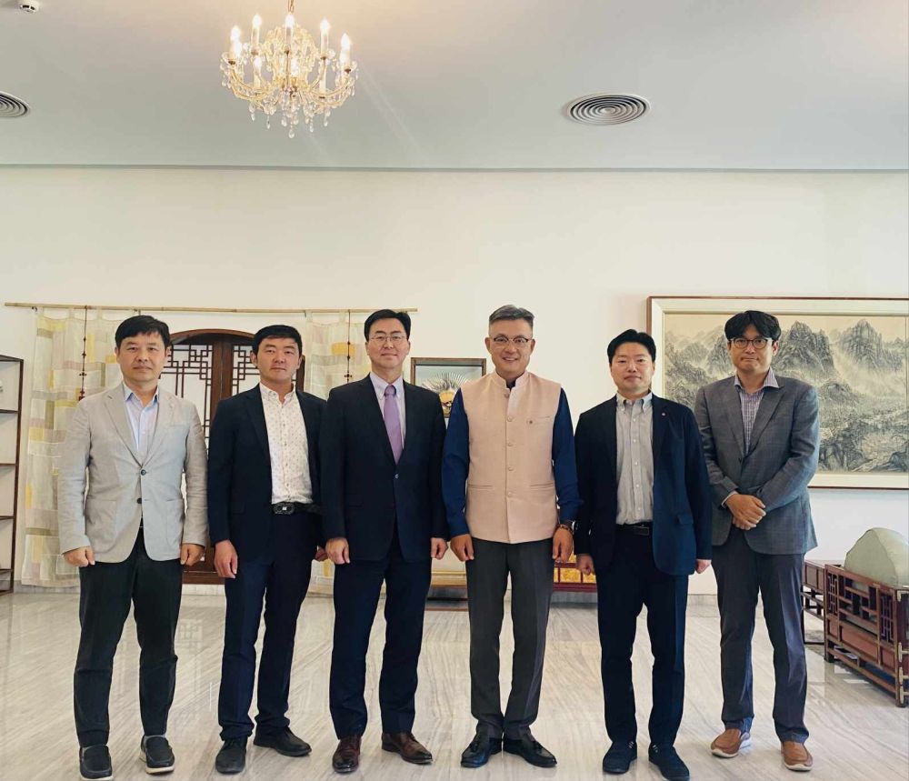 Ambassador Chang meets a delegation of LG Chemical, led by Mr. Kim Sangmin, Senior VP in ABS ...