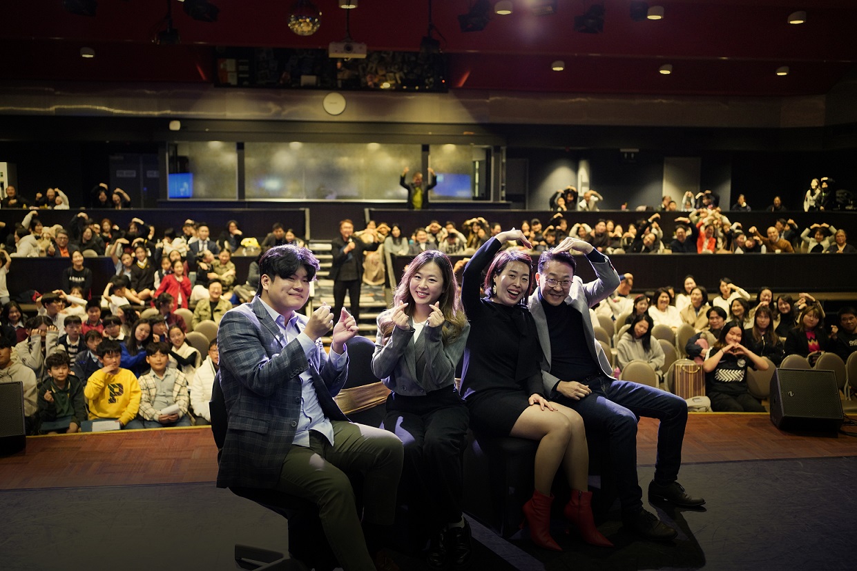 Consul-General Yong Jun Choi attends Talk Talk Show Season2 상세보기|Activities | Consulate General ...