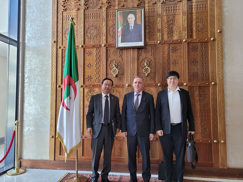 김창모 대사, Rabah FASSIH 외교부 경제교류진흥지원국장 면담(4.9.) 상세보기|공관장 활동사항 주알제리 대한민국 대사관