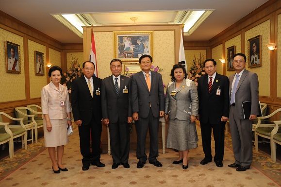 Teeradej 상원 의장 예방 상세보기|역대 공관장 활동사항주태국 대한민국 대사관